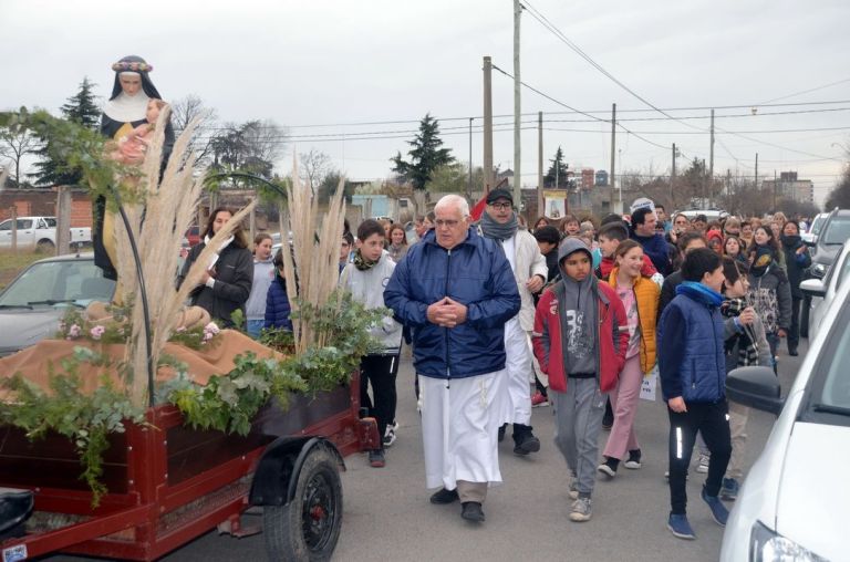 Con procesión, misa y Tallarinada Pringles honró a Santa Rosa de Lima ...