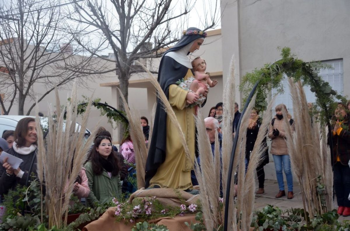 Con procesión, misa y Tallarinada Pringles honró a Santa Rosa de Lima ...