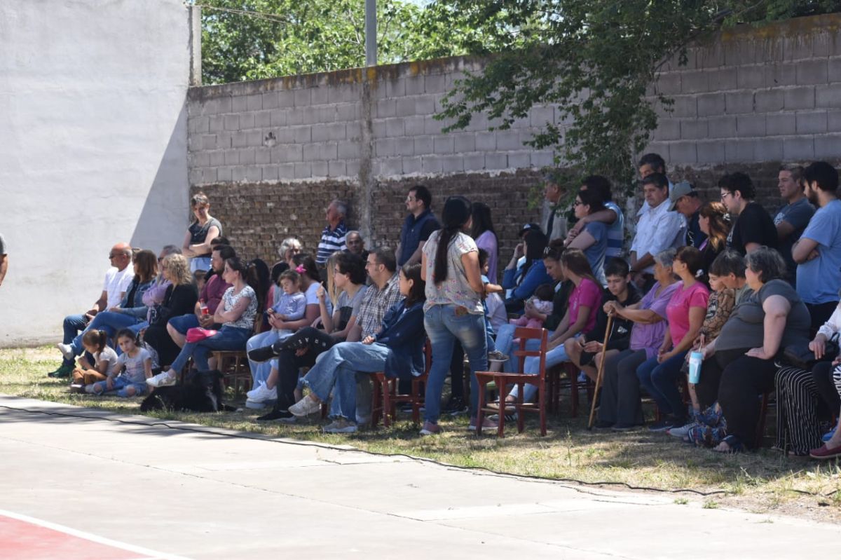 Con emoción, distinguieron a referentes del futbol local | El Orden de ...